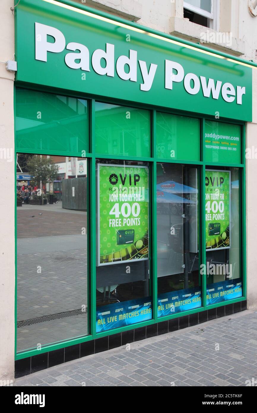Paddy power sports hi-res stock photography and images - Alamy