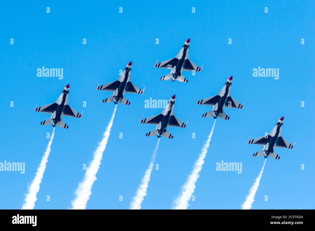 Boston, Massachusetts. 4th July, 2020. USAF Thunderbirds flying at the ...