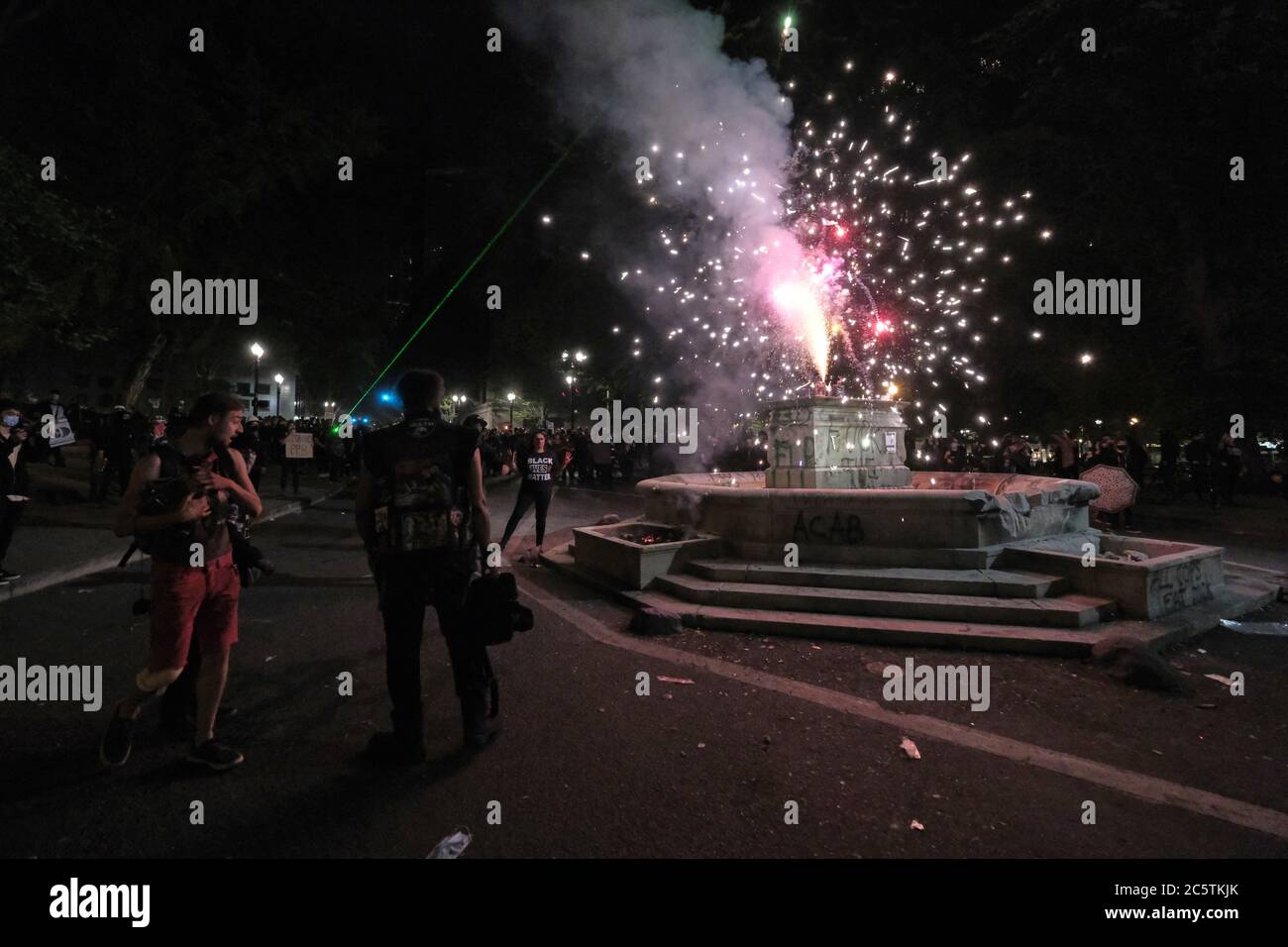 Set off fireworks hi-res stock photography and images - Alamy