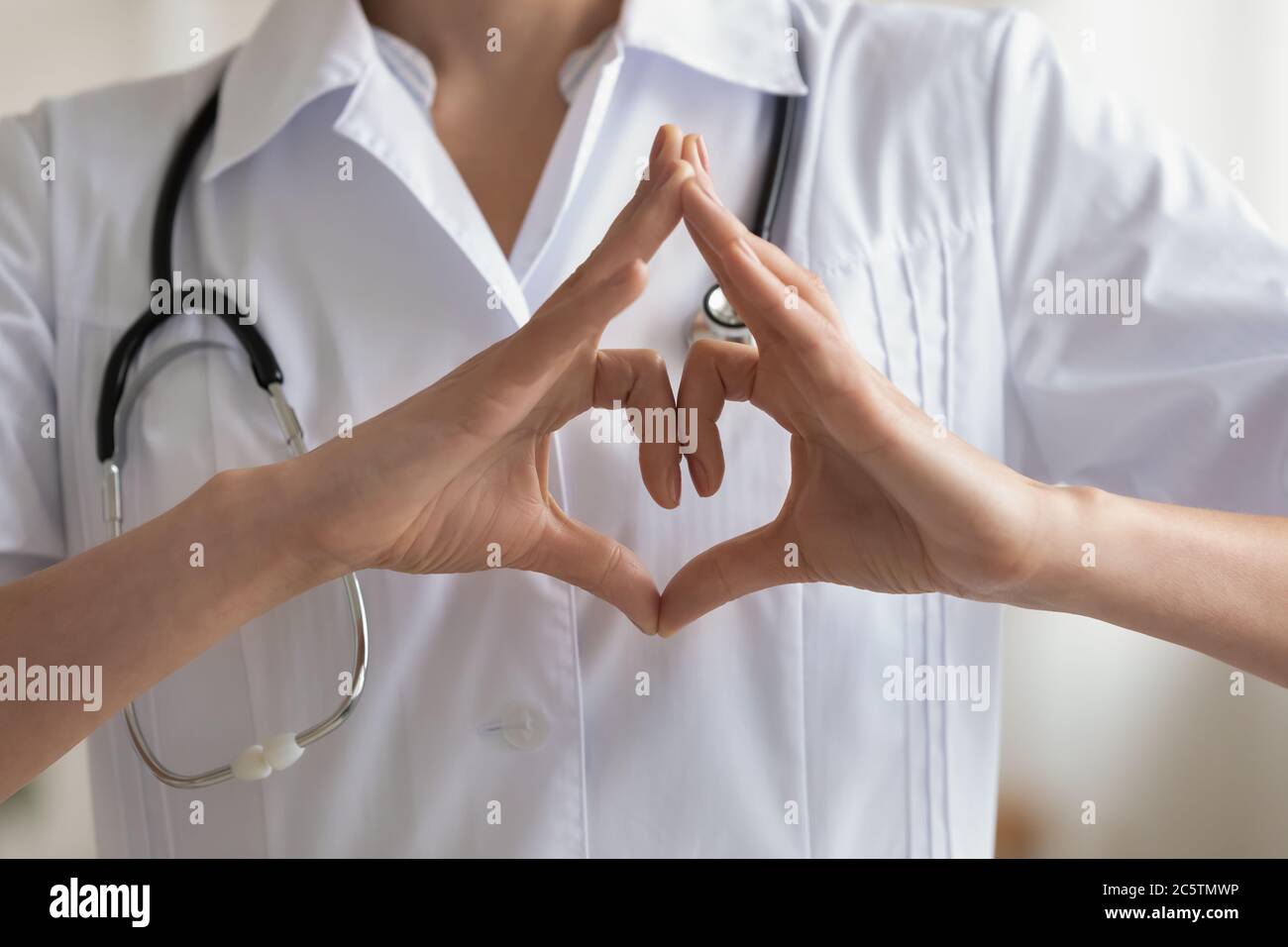 Heart sign with hands hi-res stock photography and images - Alamy