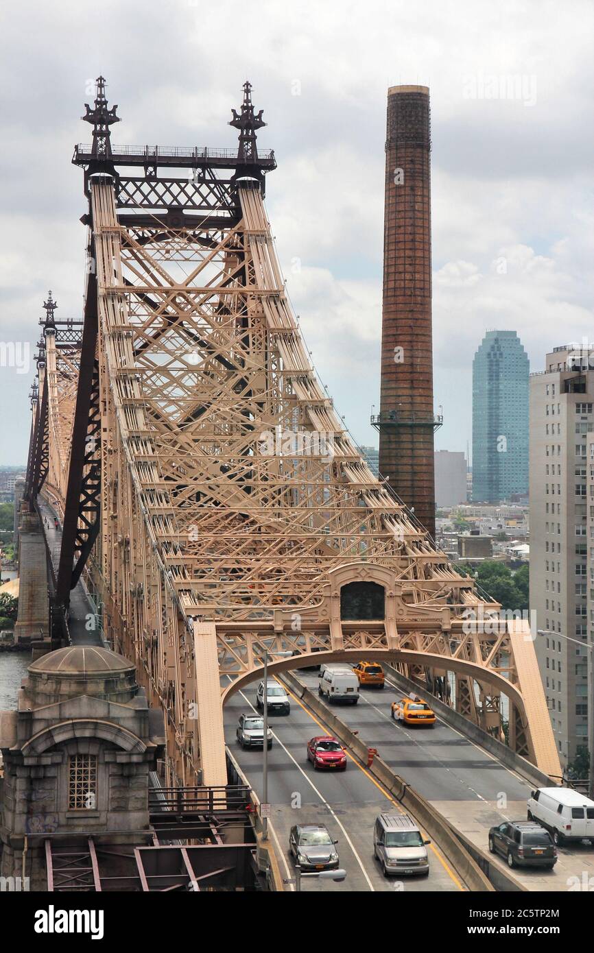 New York city car traffic on Queensboro Bridge Stock Photo - Alamy