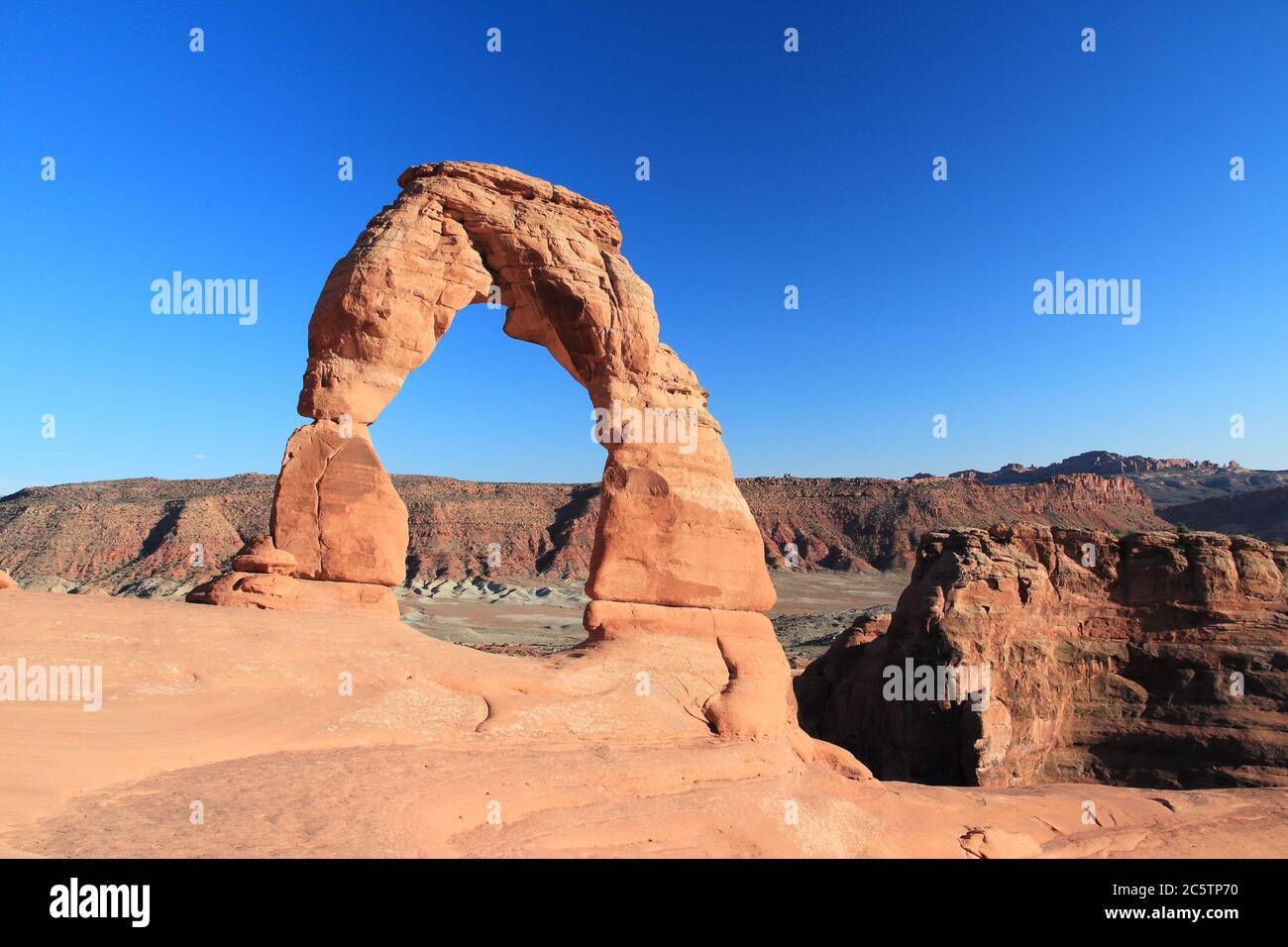 Delicate Arch, Utah - natural landmark in Arches National Park ...