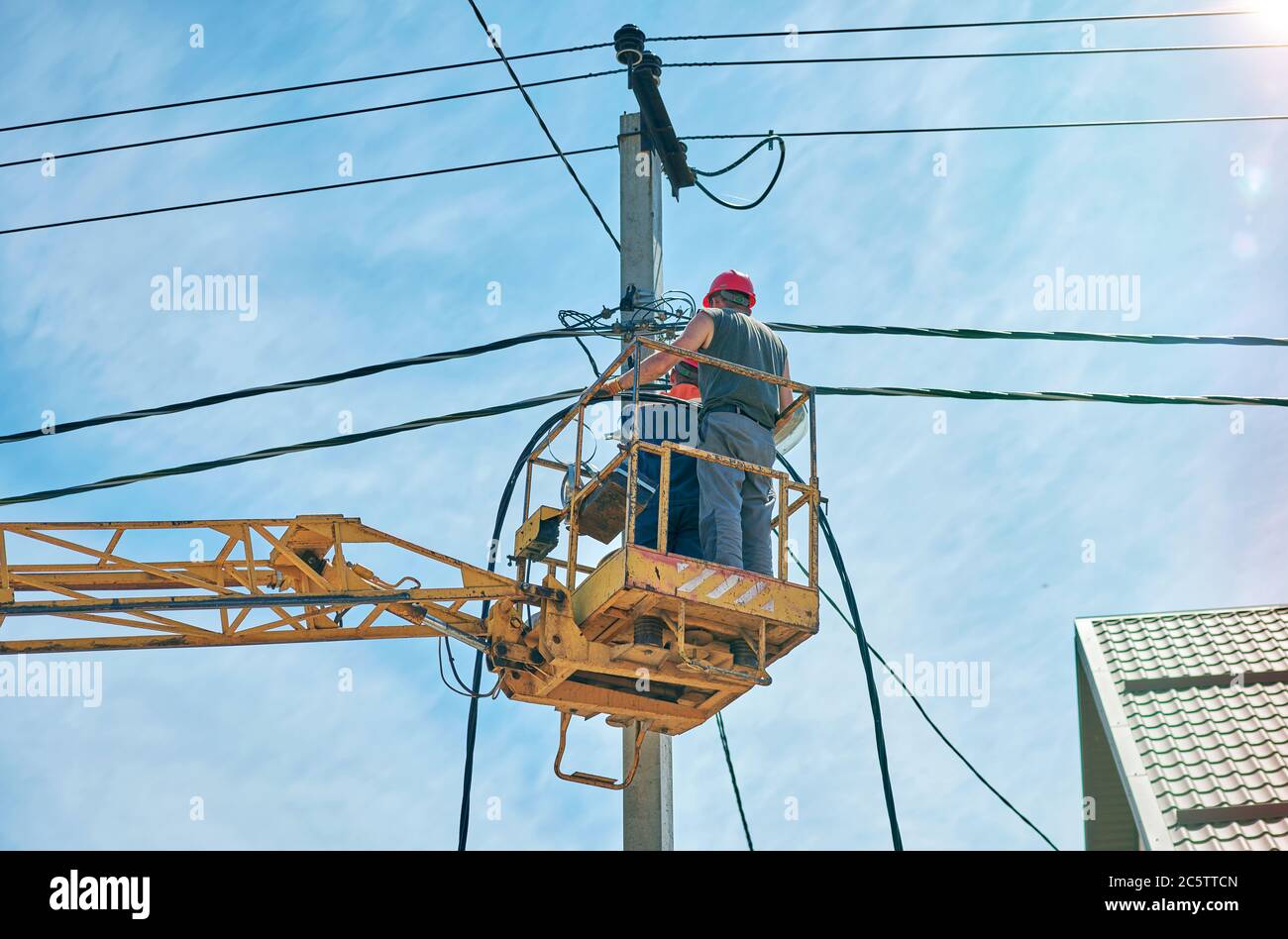 Electricians truck hi-res stock photography and images - Alamy