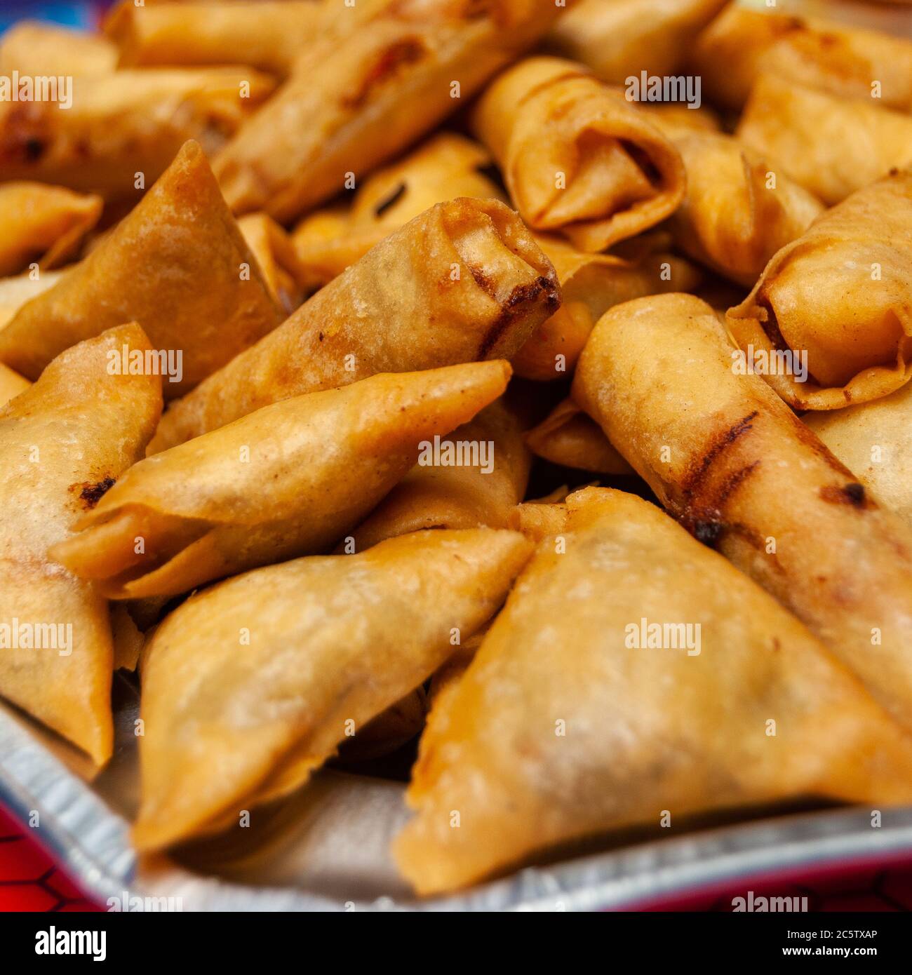Vegan samosa hi-res stock photography and images - Alamy