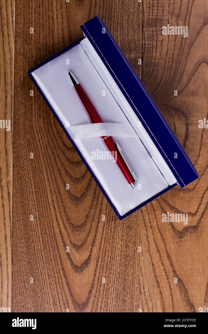 Business pen gift hi-res stock photography and images - Alamy