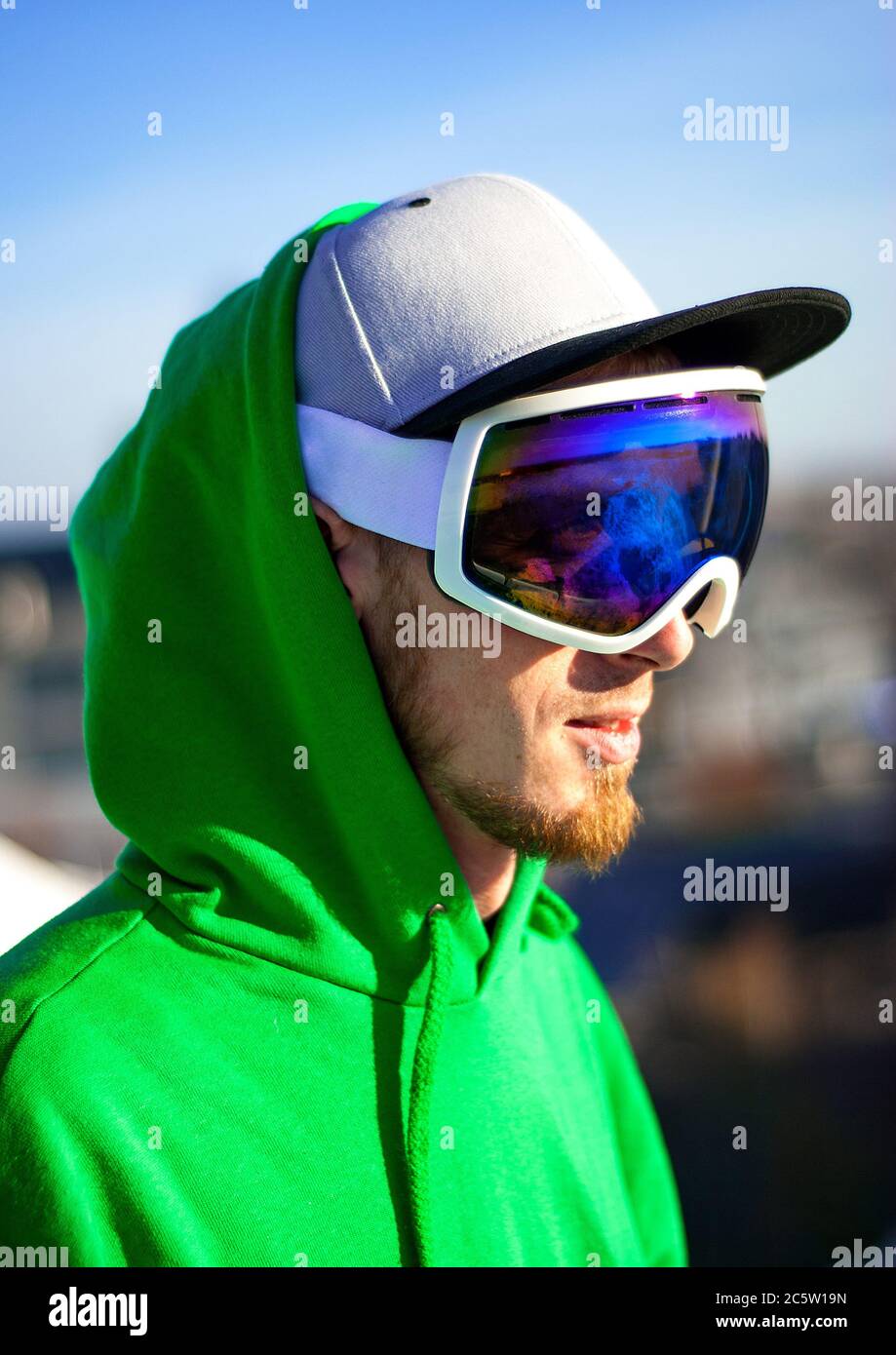 Snowboard mask hi-res stock photography and images - Alamy