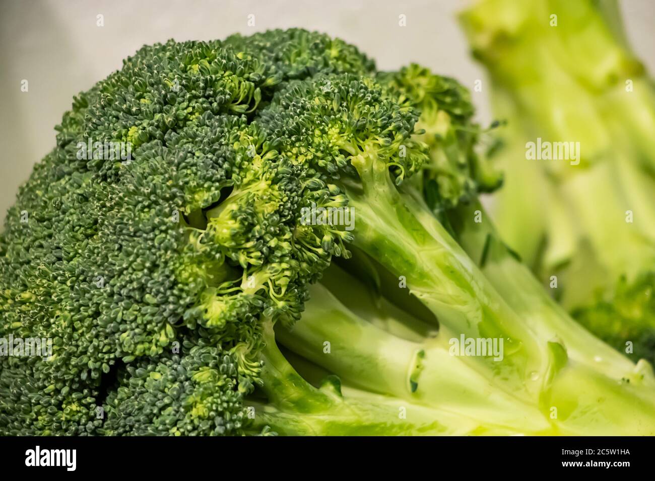Fresh juicy broccoli at the farmers market Stock Photo - Alamy