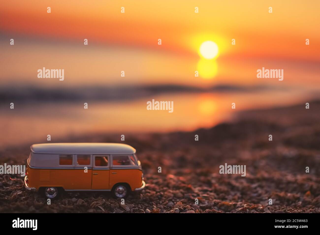 Minibus desert hi-res stock photography and images - Alamy