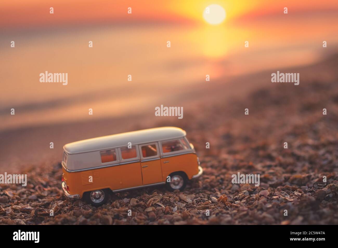 Minibus desert hi-res stock photography and images - Alamy