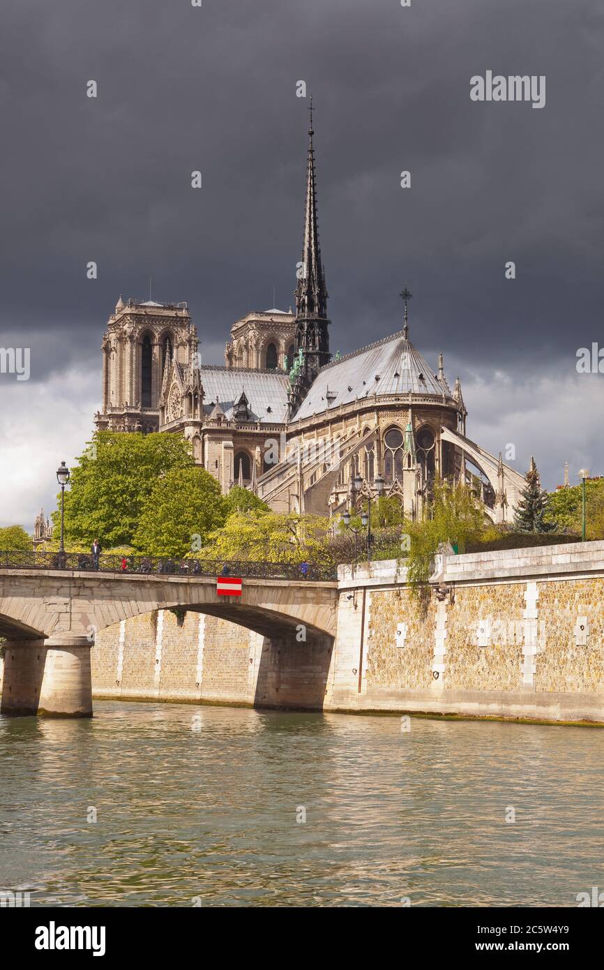Paris cathedral pinnacle hi-res stock photography and images - Alamy