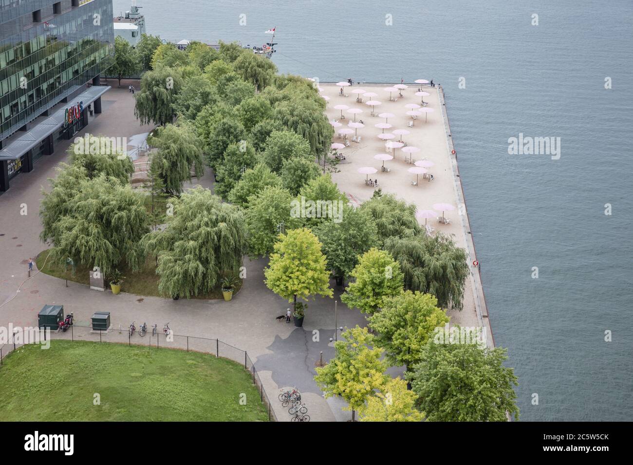 Harbourfront beach hi-res stock photography and images - Alamy