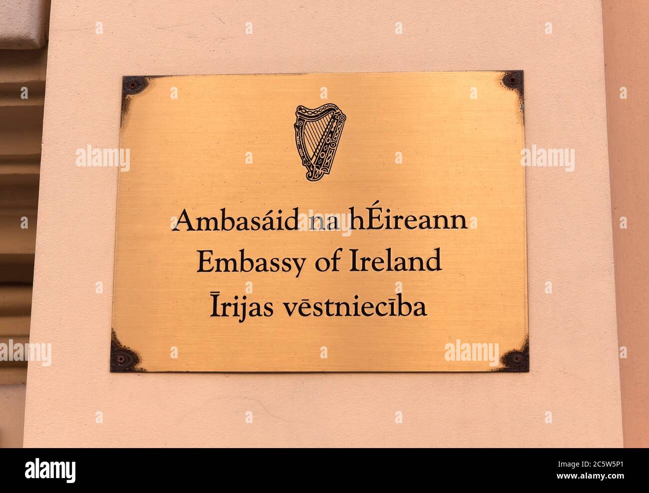 Harp national symbol of ireland hi-res stock photography and images - Alamy