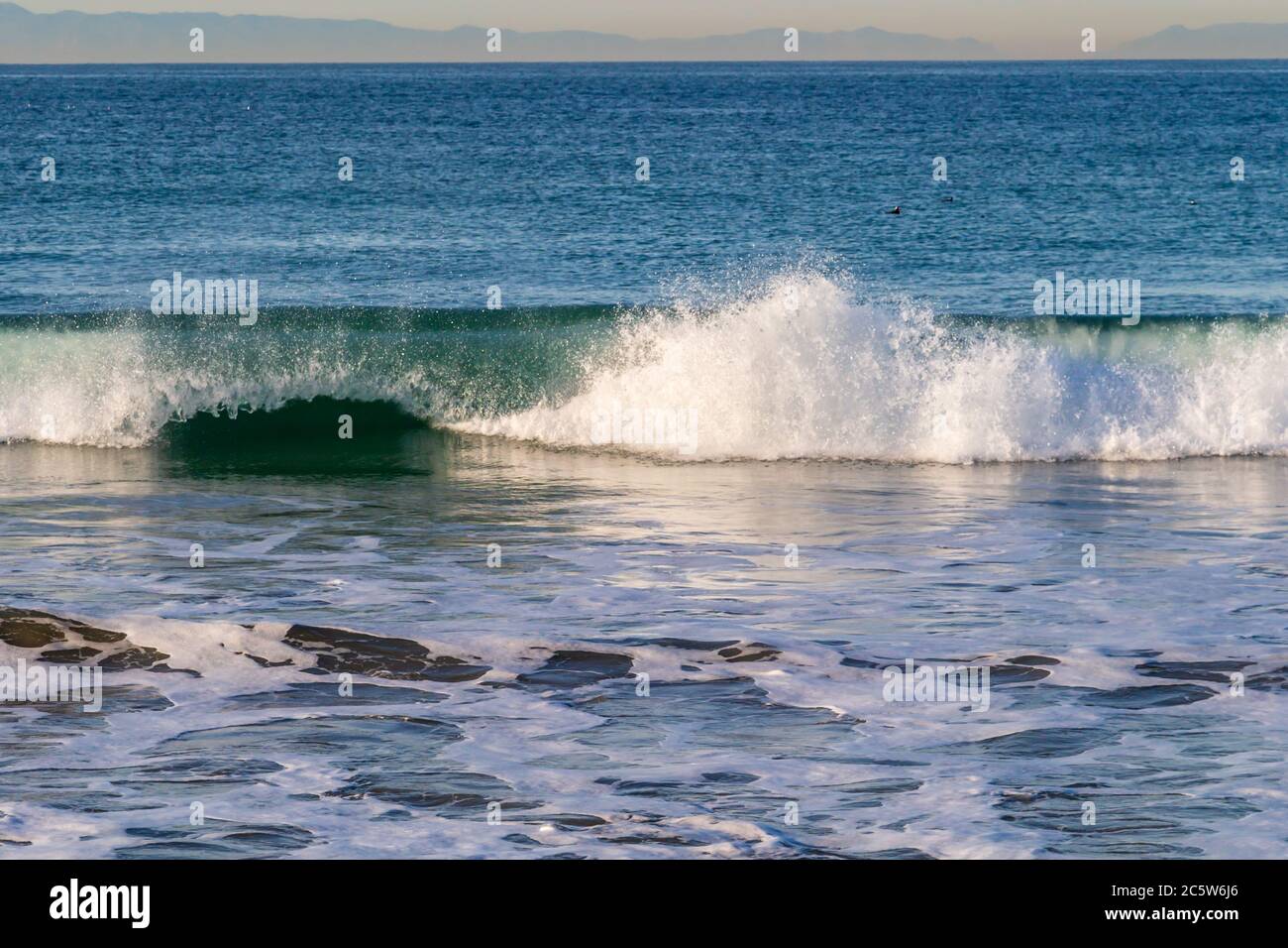Rolling waves on the pacific ocean, on the Californian coast Stock ...