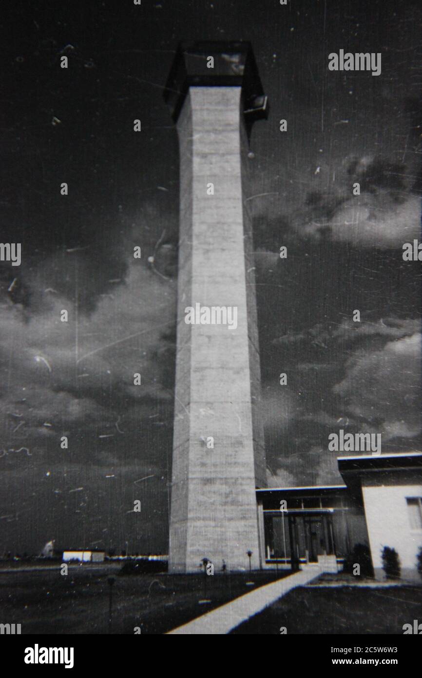 Airport control tower 1970s hi-res stock photography and images - Alamy