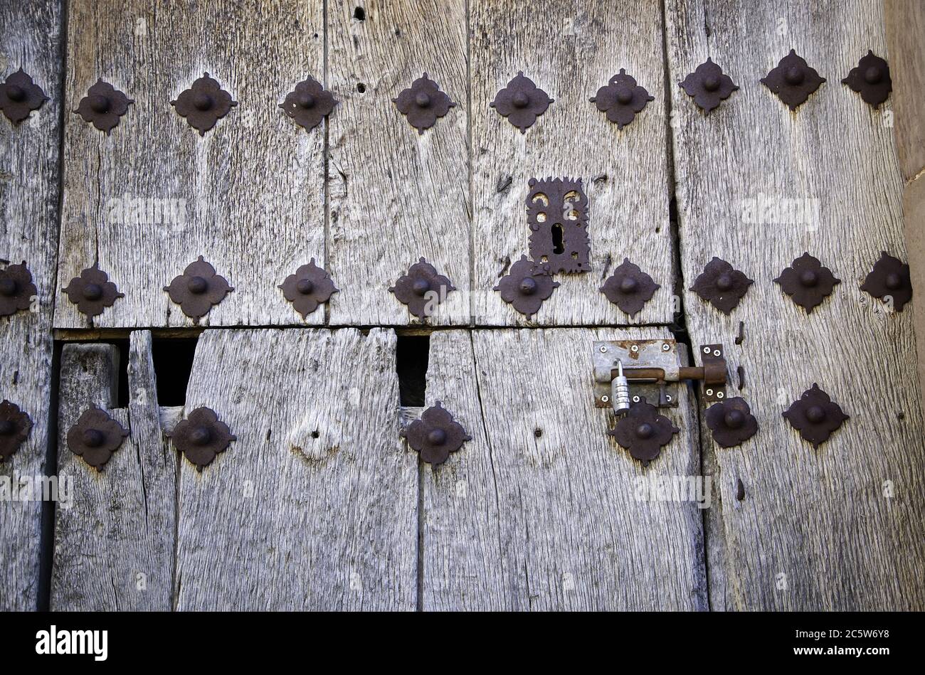 Keyhole lock medieval hi-res stock photography and images - Alamy