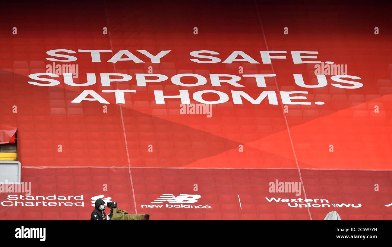 Stay safe support us at home hi-res stock photography and images - Alamy