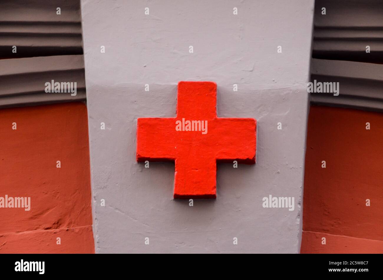 Red Cross Medical Sign Over a White Background Stock Photo - Alamy