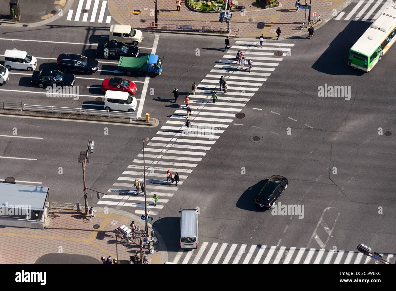 Tokyo cross roads hi-res stock photography and images - Alamy