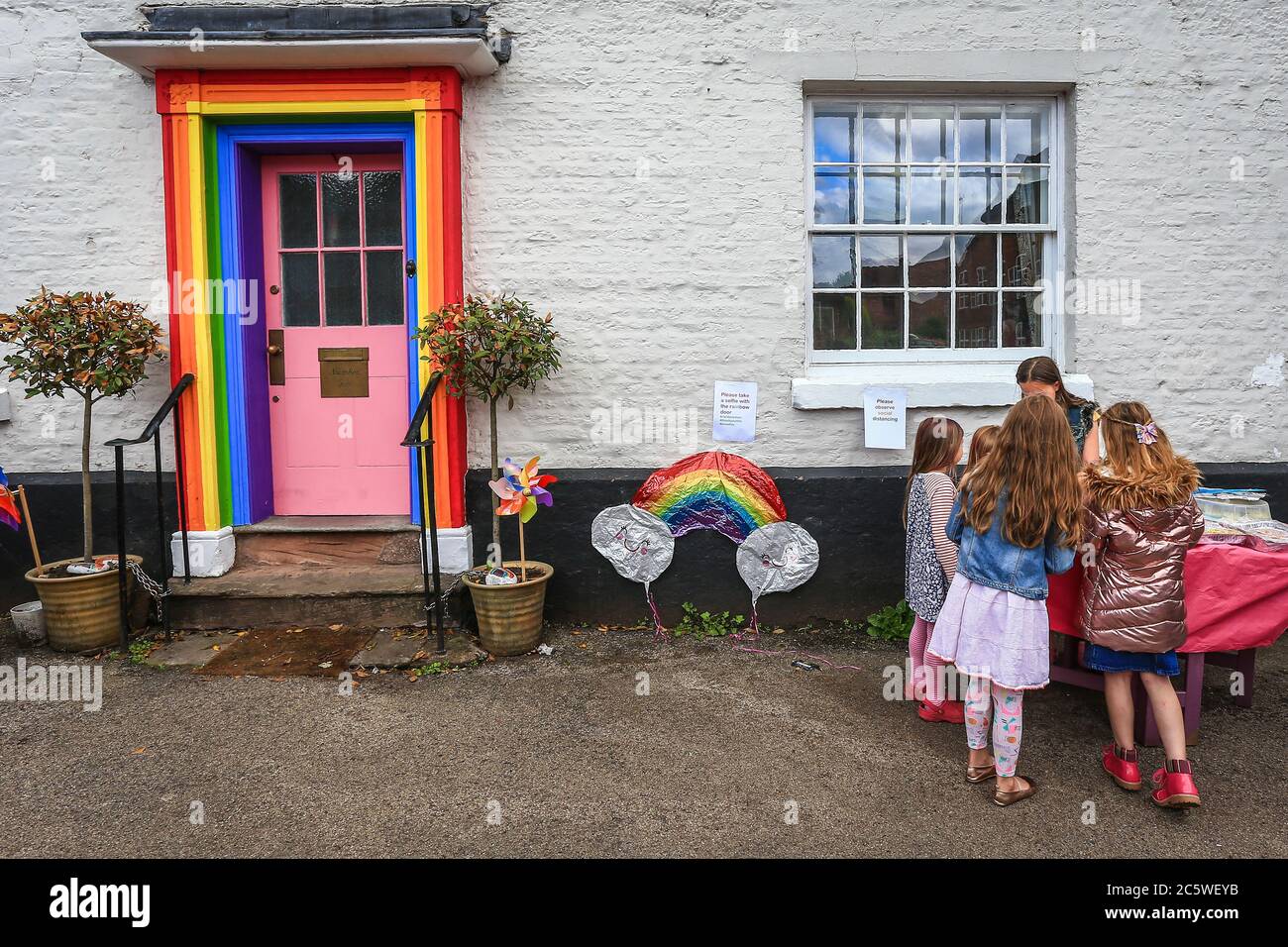 Bewdley, Worcestershire, UK. 5th July, 2020. A family who have painted ...