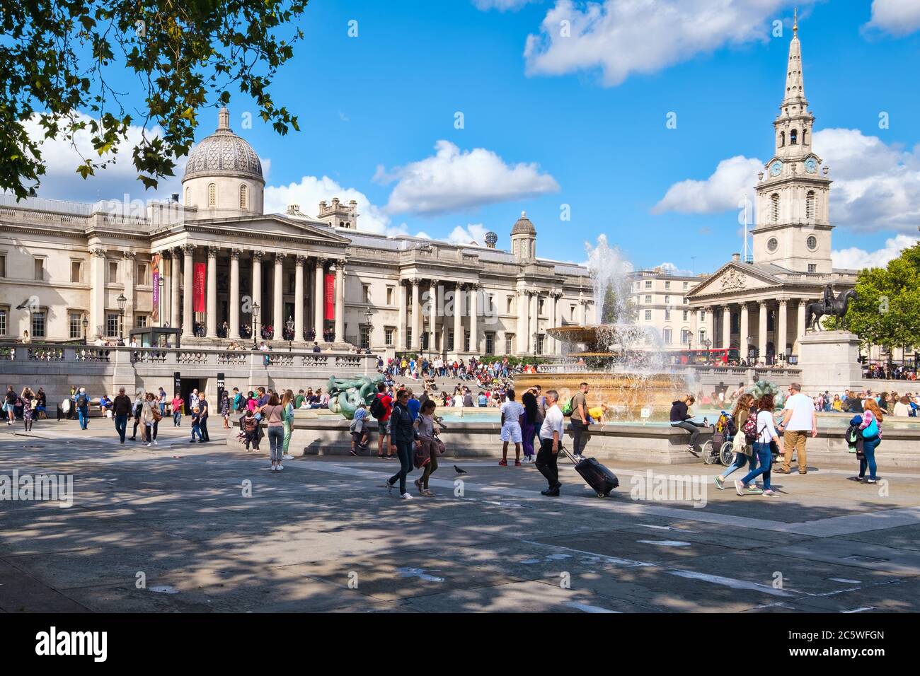 Trafalgar square in summer hi-res stock photography and images - Alamy