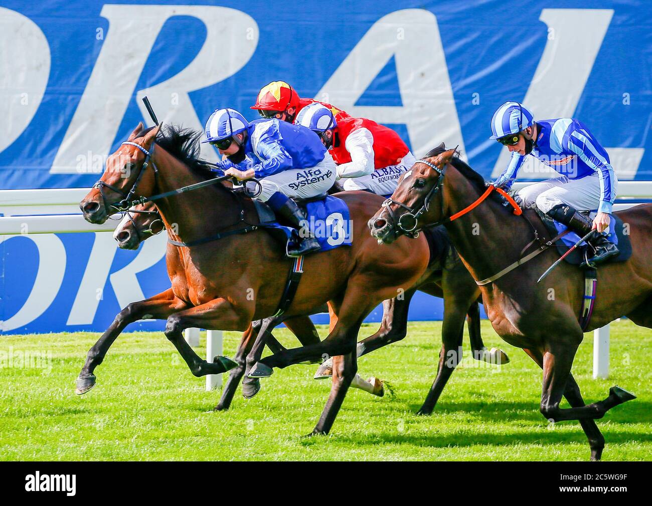 Kieran shoemark sandown park racecourse hi-res stock photography and ...