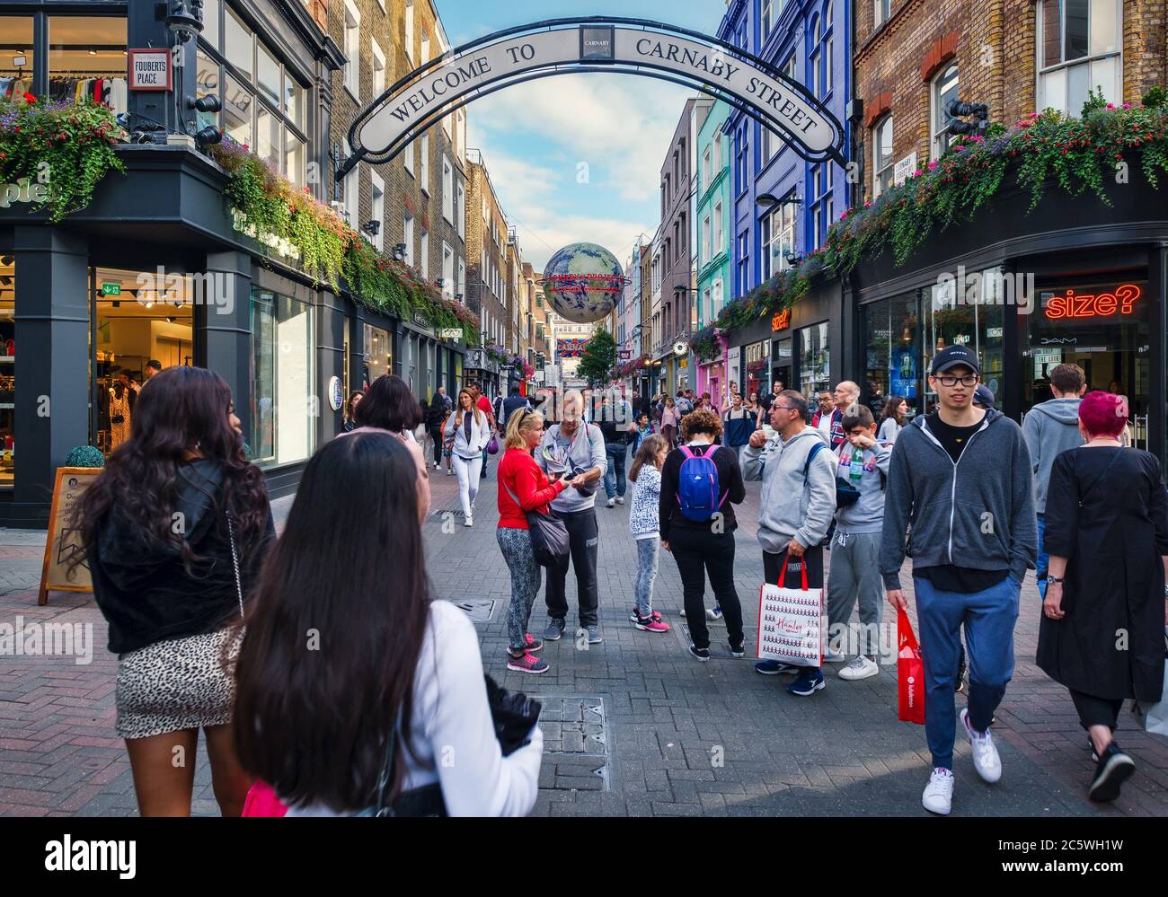 Carnaby street london hi-res stock photography and images - Alamy