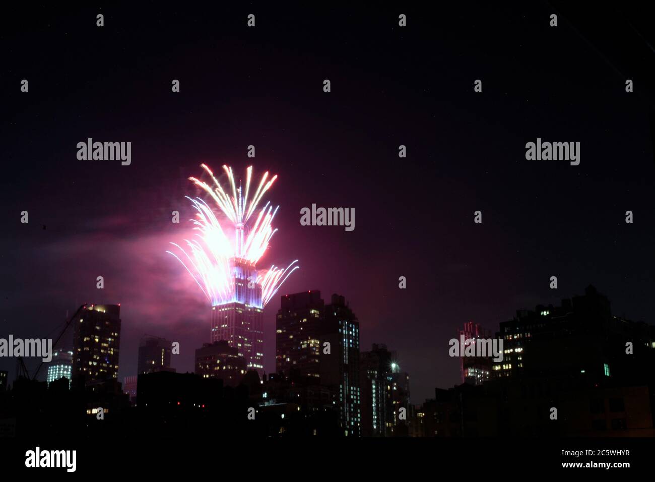 Empure state building fireworks hi-res stock photography and images - Alamy