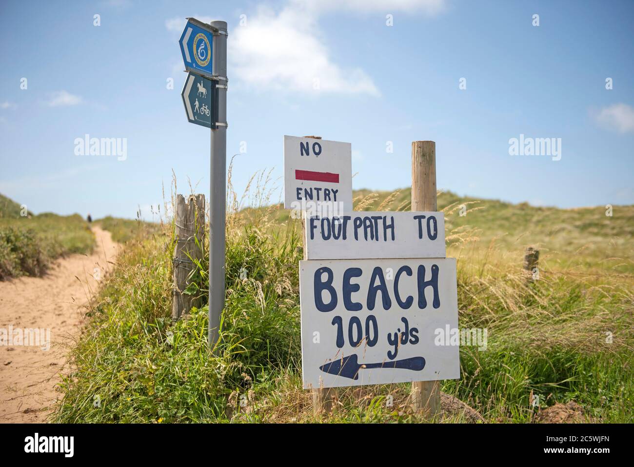 Llangennith Beach, Swansea, UK. 5th July, 2020. Beach one way system ...