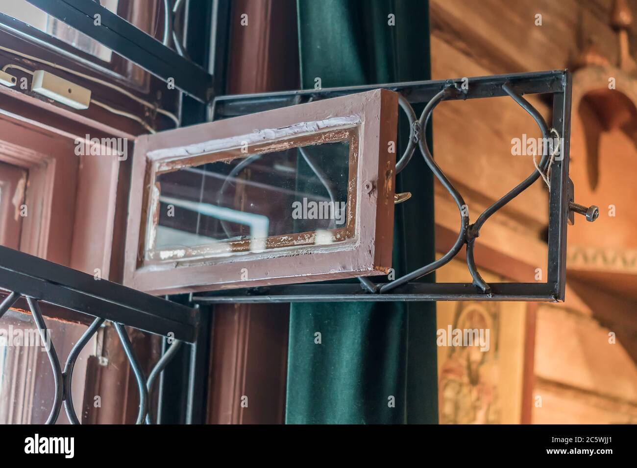 open old wooden window Stock Photo - Alamy