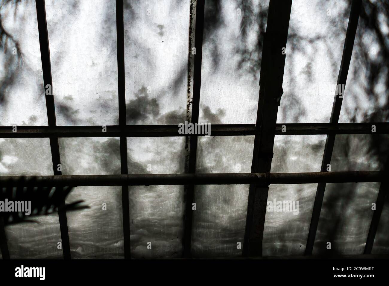 black lattice background Stock Photo - Alamy