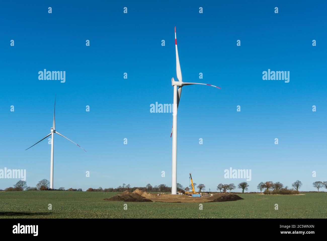 Windpark aufbau hi-res stock photography and images - Alamy
