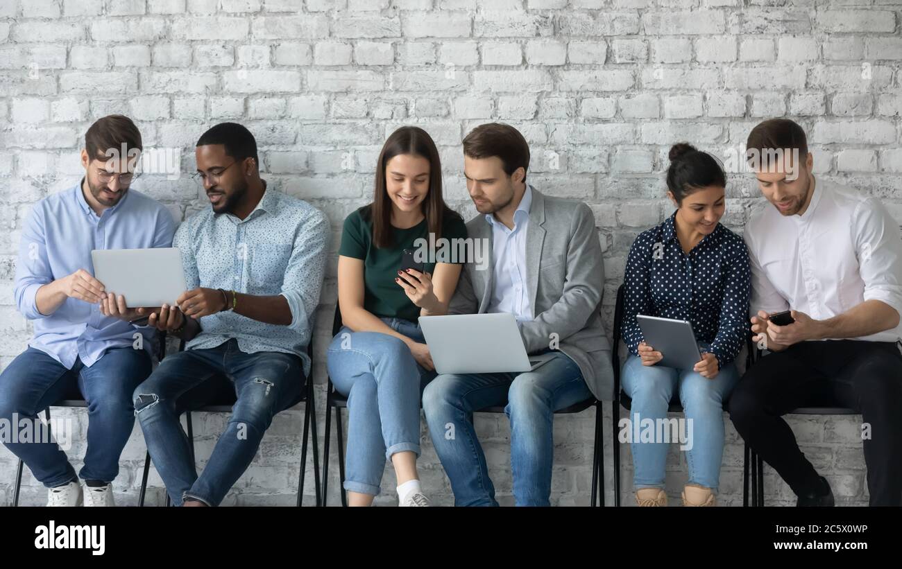 Employees with tablet devices hi-res stock photography and images - Alamy