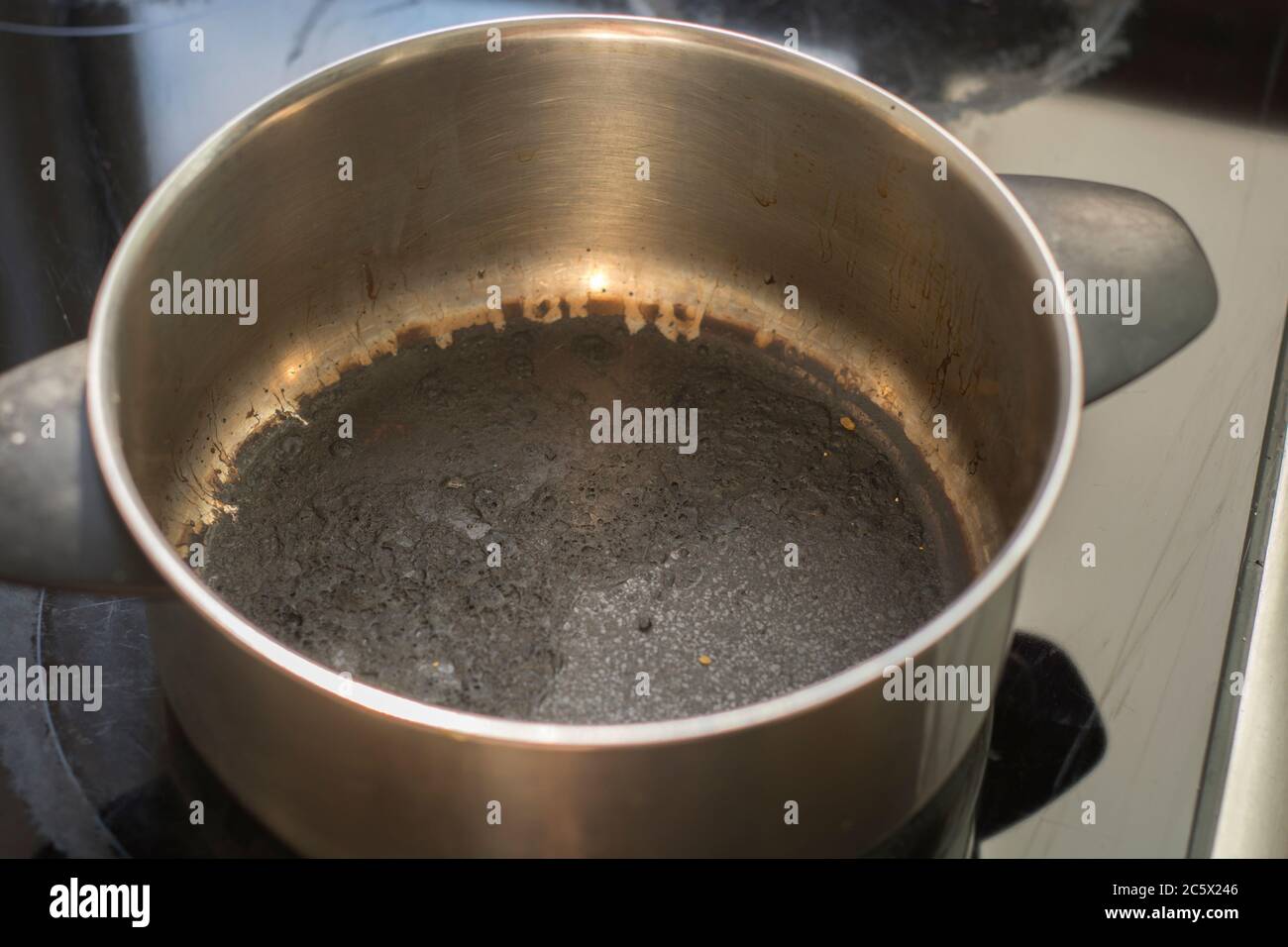 Burnt pot hi-res stock photography and images - Alamy