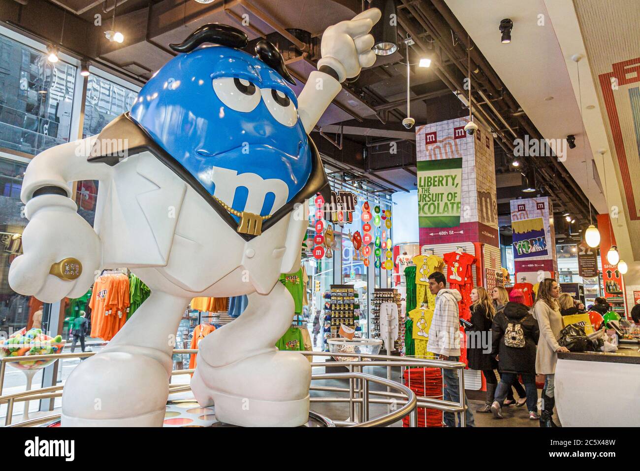 Stores mascot hi-res stock photography and images - Alamy