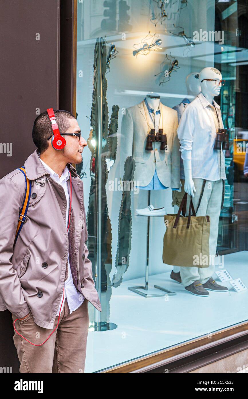 Mens apparent store hi-res stock photography and images - Alamy