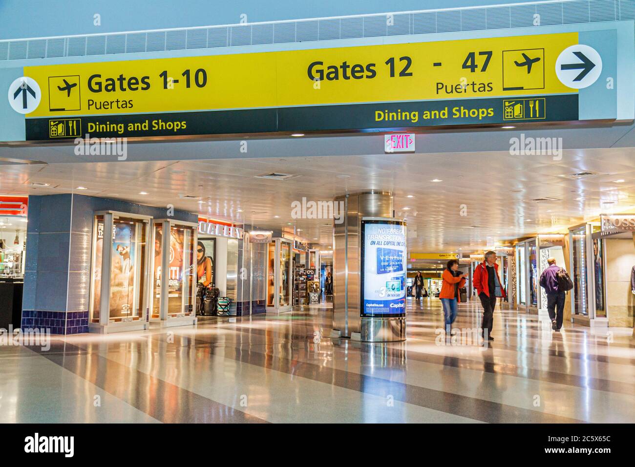 Jfk airport sign hi-res stock photography and images - Alamy