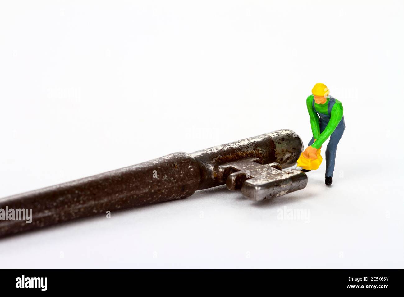 Key cutting hi-res stock photography and images - Alamy