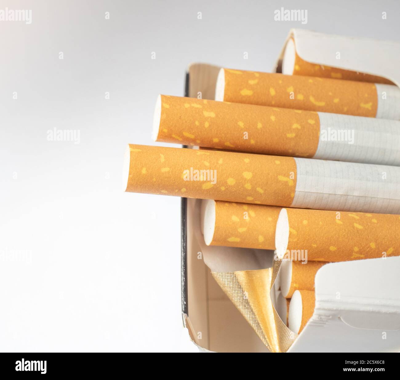 Cigarettes pack hi-res stock photography and images - Alamy