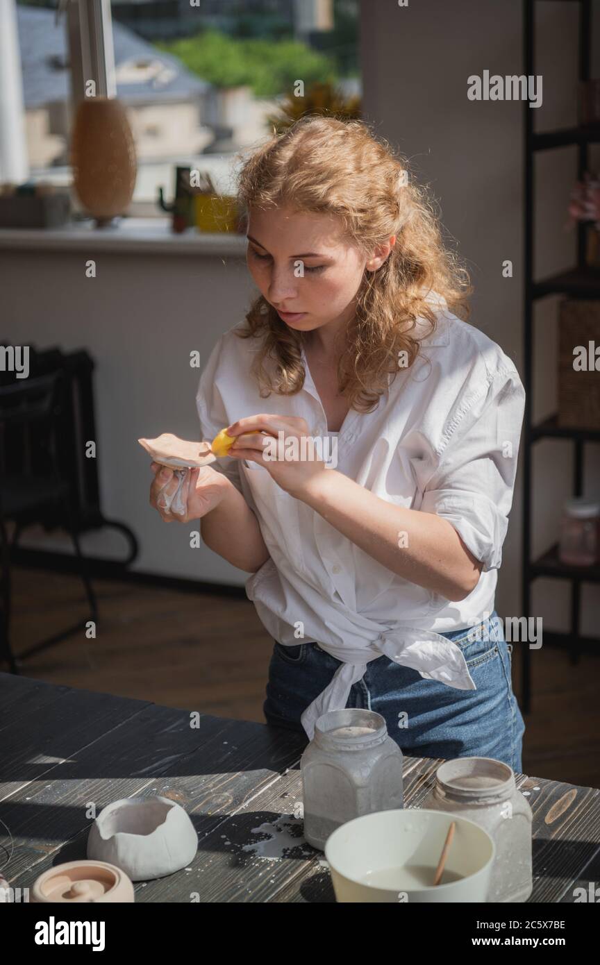 Glaze application on pottery hi-res stock photography and images - Alamy