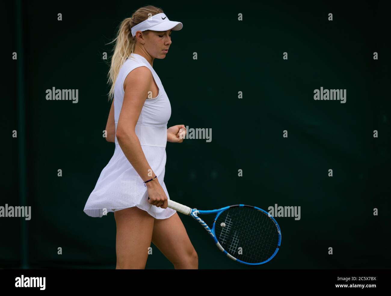 Amanda Anisimova of the United States in action during her first-round ...