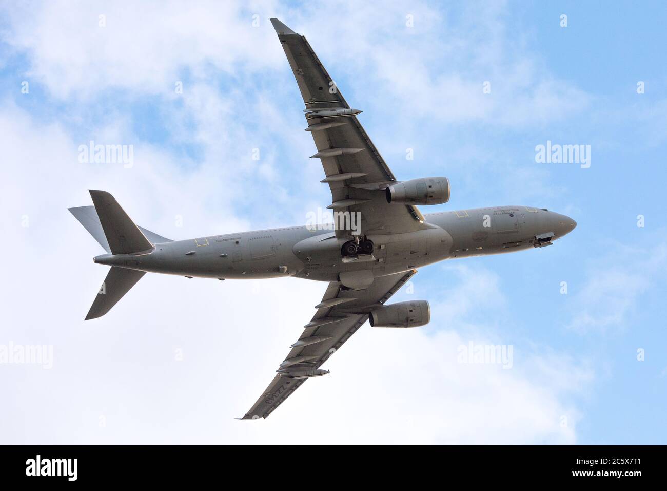 Raf tanker aircraft hi-res stock photography and images - Alamy