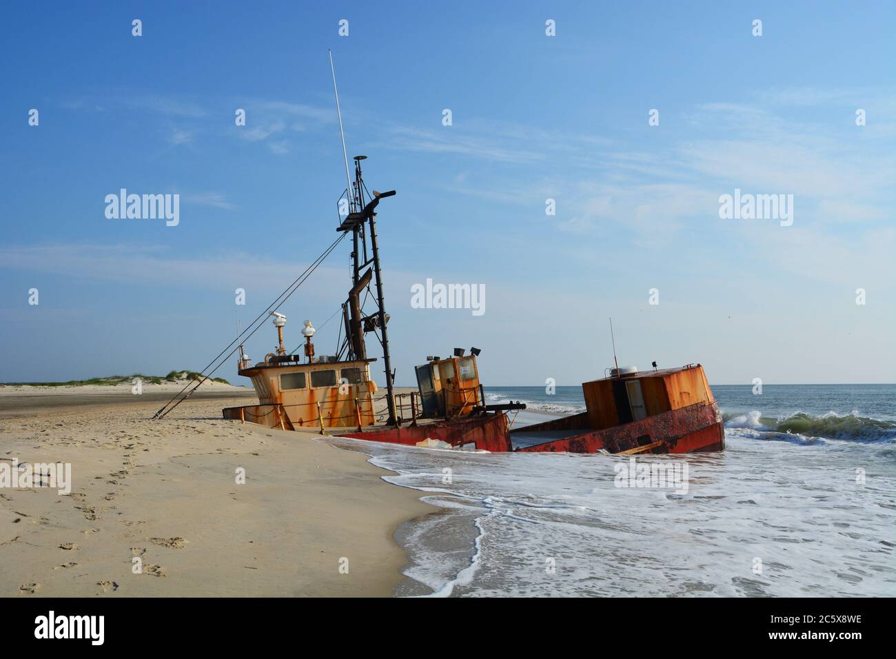 North east atlantic fishing trawler hi-res stock photography and images ...