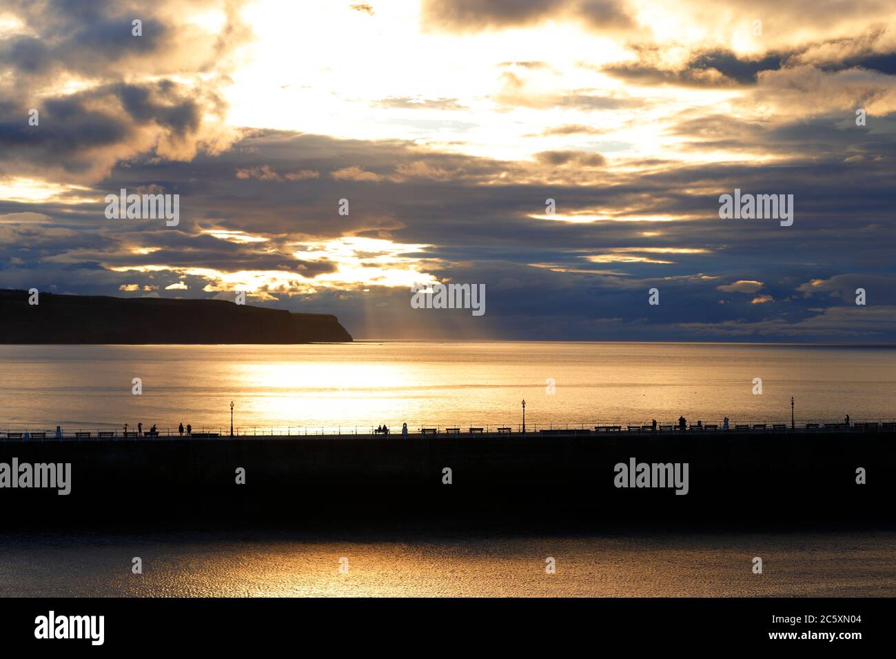 Whitby pier silhouette hi-res stock photography and images - Alamy