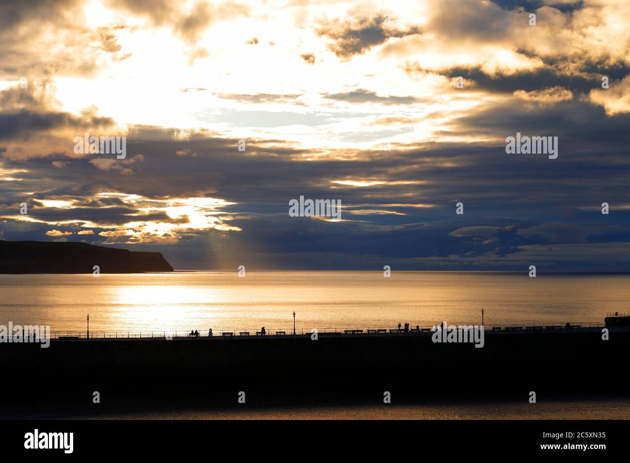 Whitby pier silhouette hi-res stock photography and images - Alamy