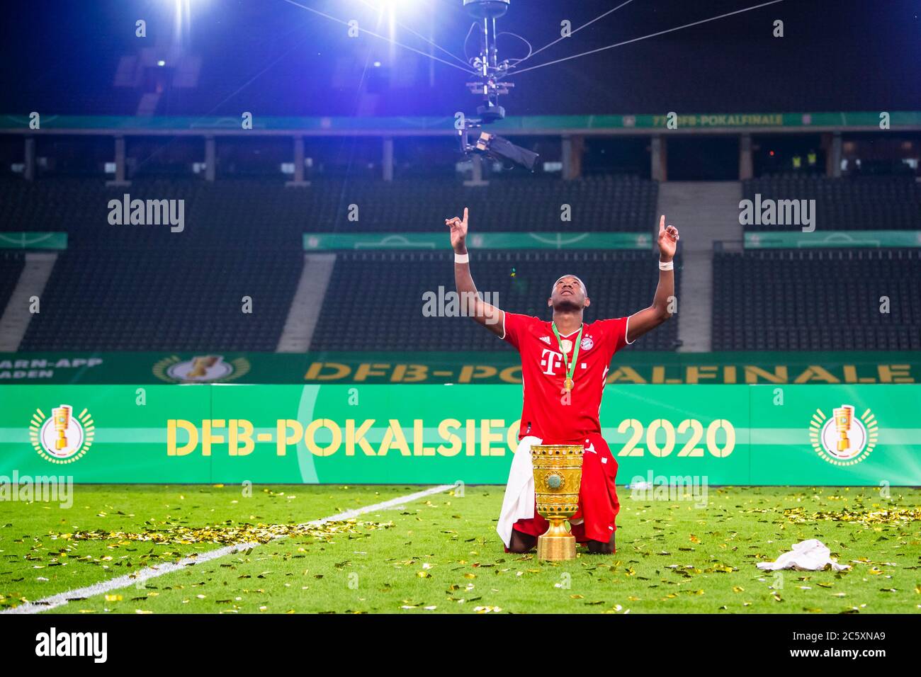 David alaba trophy hi-res stock photography and images - Alamy