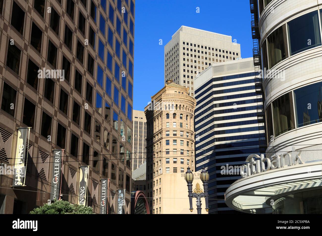 Building financial district hi-res stock photography and images - Alamy
