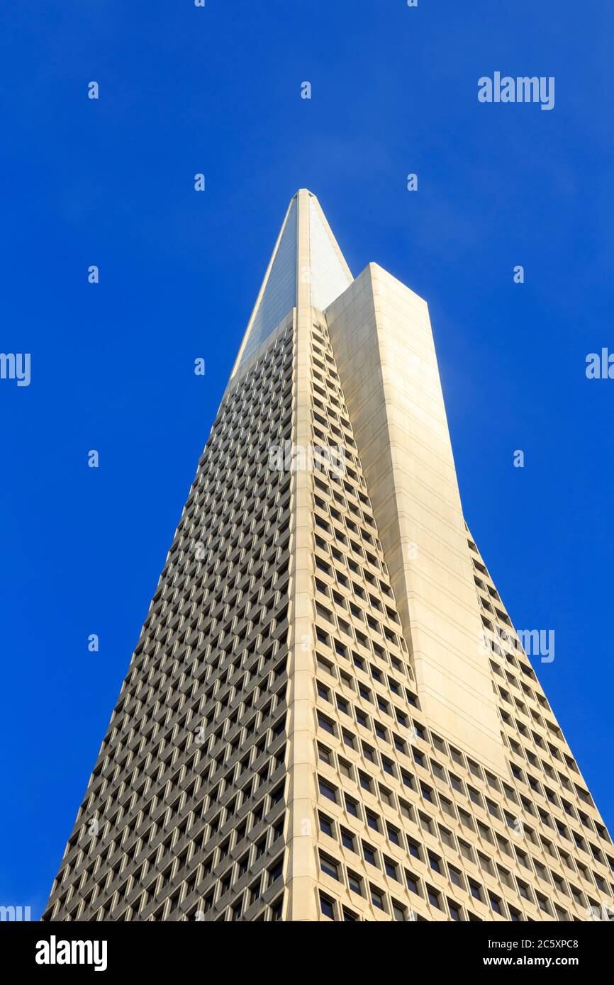 Pyramid skyscraper hi-res stock photography and images - Alamy