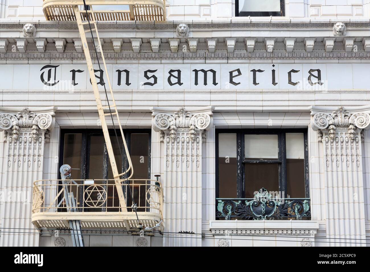 Transamerica pyramid skyscraper hi-res stock photography and images - Alamy
