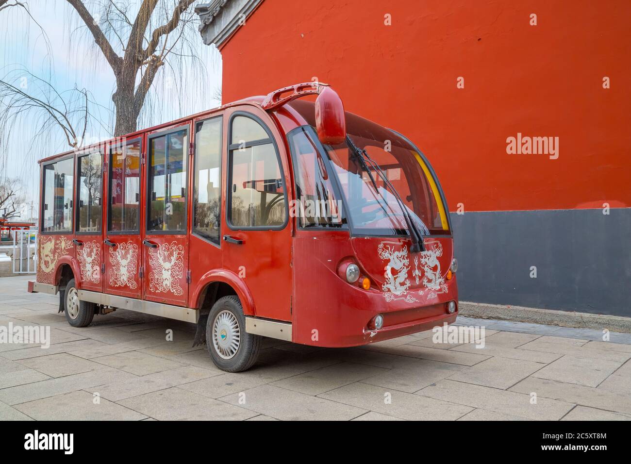 Ev bus hi-res stock photography and images - Alamy