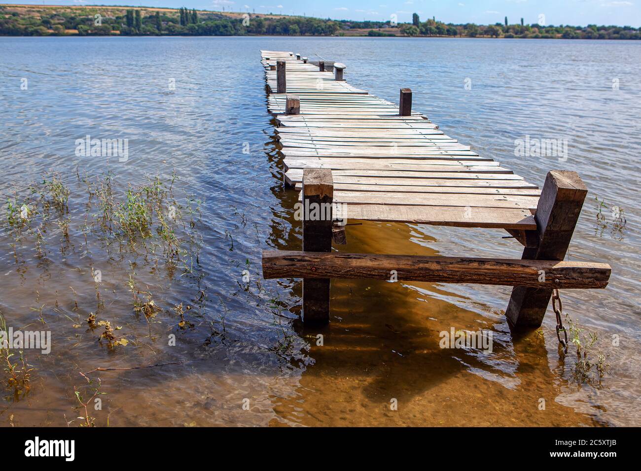 Small platform mooring boats hi-res stock photography and images - Alamy